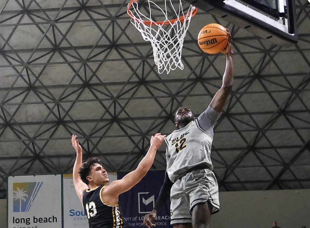 Fantastic First Half Carries Long Beach State Men’s Basketball Past Hawaii – The562.org
